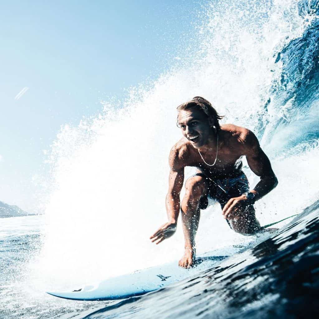 KAULI VAAST – SURFIN’ TAHITI