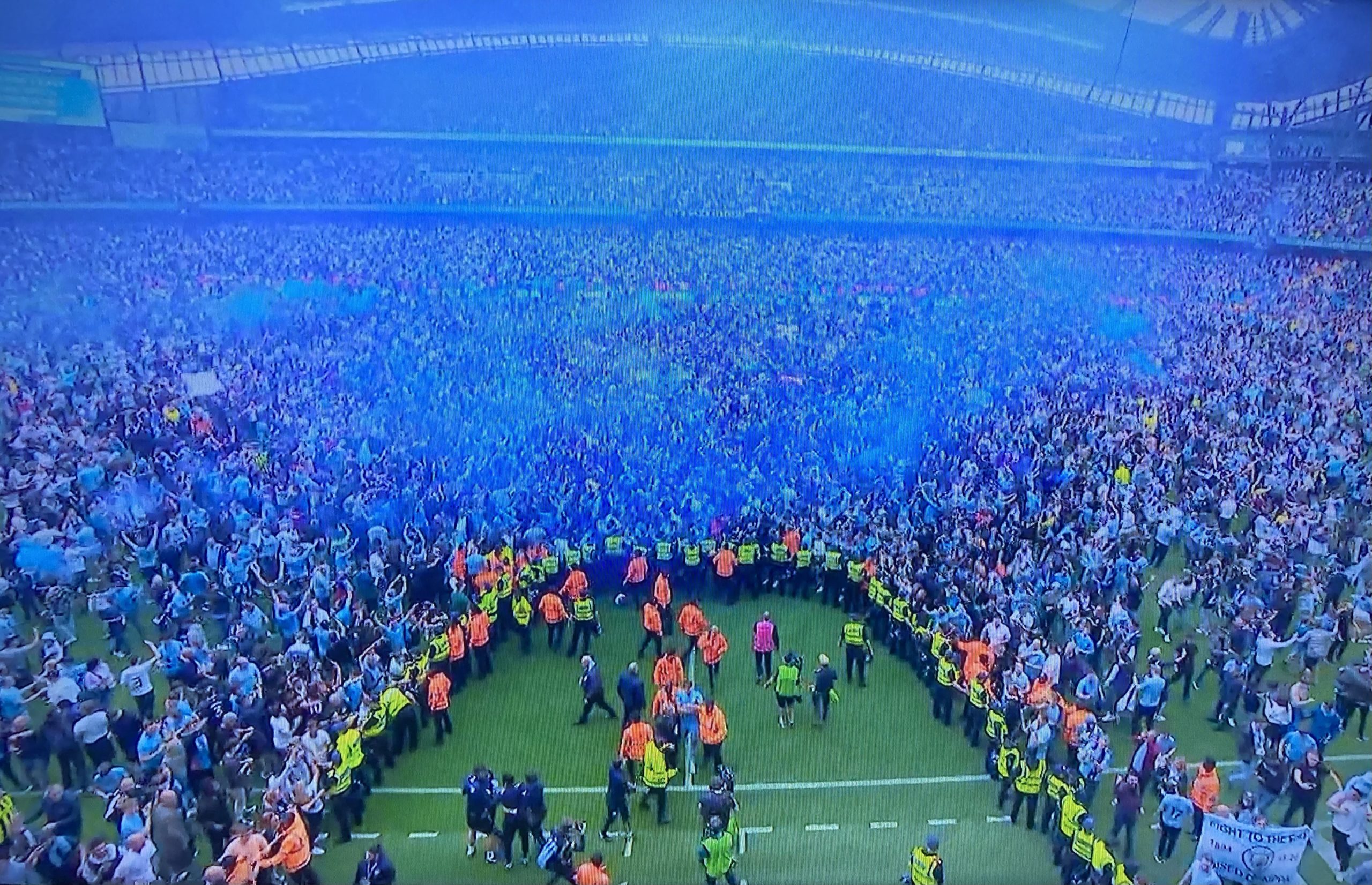 Foot – Man City remporte la PL, Tottenham en LDC, Leeds maintenu ...